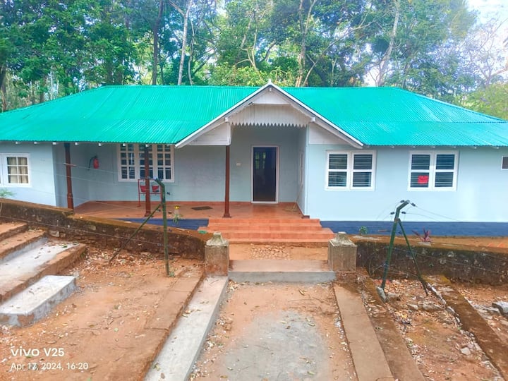 Puthutotam Annexe - Valparai