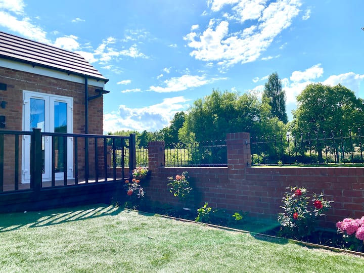 One Bed Bungalow At Garden Or Five Bed House York - York, UK