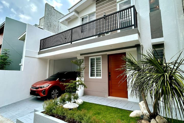 Nuvali 3-bedroom Staycation Home - Calamba