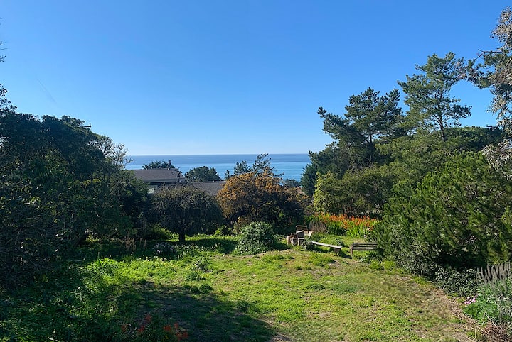 Warm And Welcoming Beach House With Ocean Views - Cambria, CA
