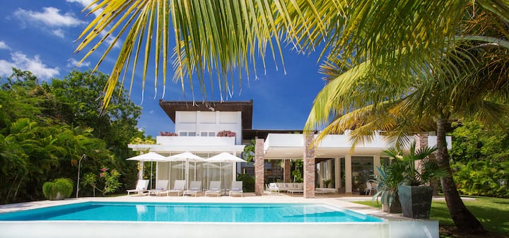 Palapa Luxe Villa, Pool & Staff - Punta Cana