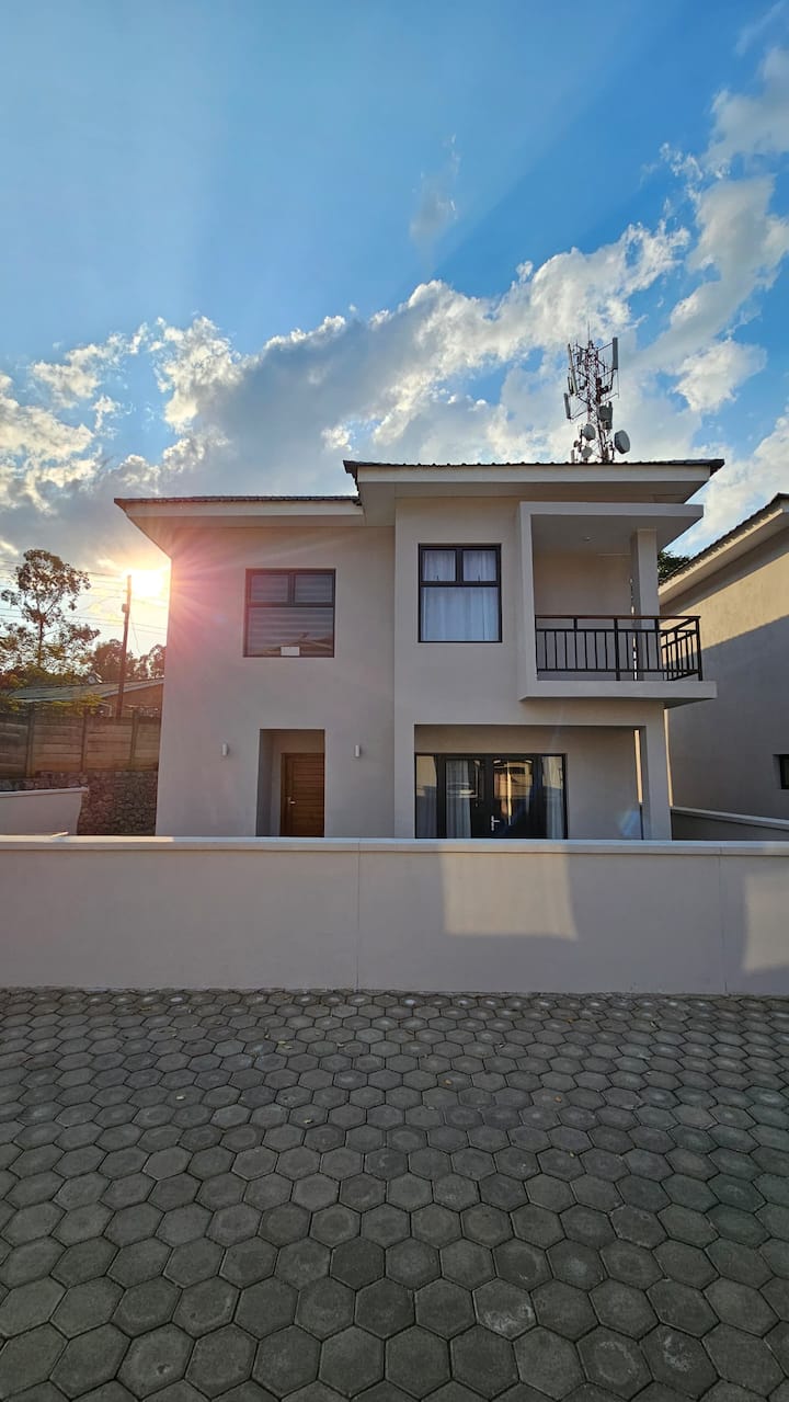 Luxury 2 Bed Villa With Garden - District de Blantyre