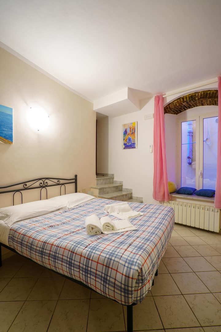 A Due Passi Dal Mare. - Manarola