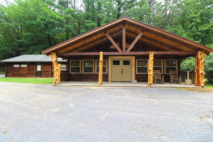 The Cedar Post - Bryson City, NC