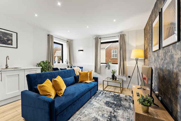 Comfortable 2-bedroom Stay In Norwich - Norwich Airport (NWI)