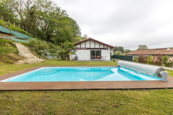Belle Maison Avec Piscine Entre Terre Et Mer - Souraïde
