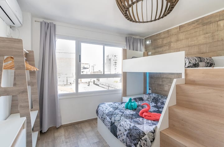 Rock Style Apt En Calle Azcuenaga Subte B/d/h Pax6 - Buenos Aires