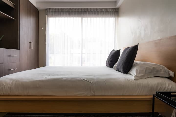 Perfect Location Flat With Terrace & Home Office - Mexico City