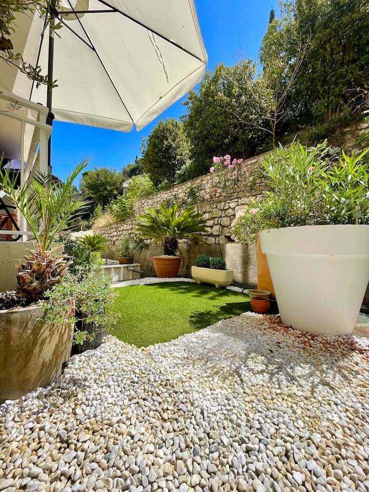 Cozy Little Flat In The Sun. - Cassis