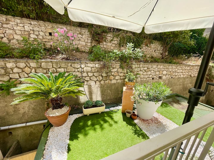 Cozy Little Flat In The Sun. - Cassis