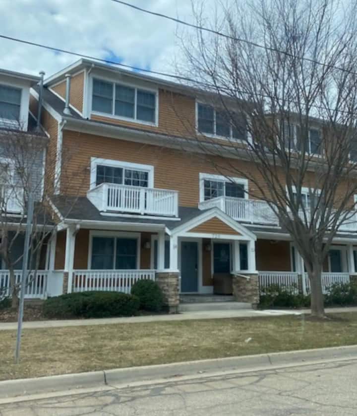 720 Butler Condo - Saugatuck, MI