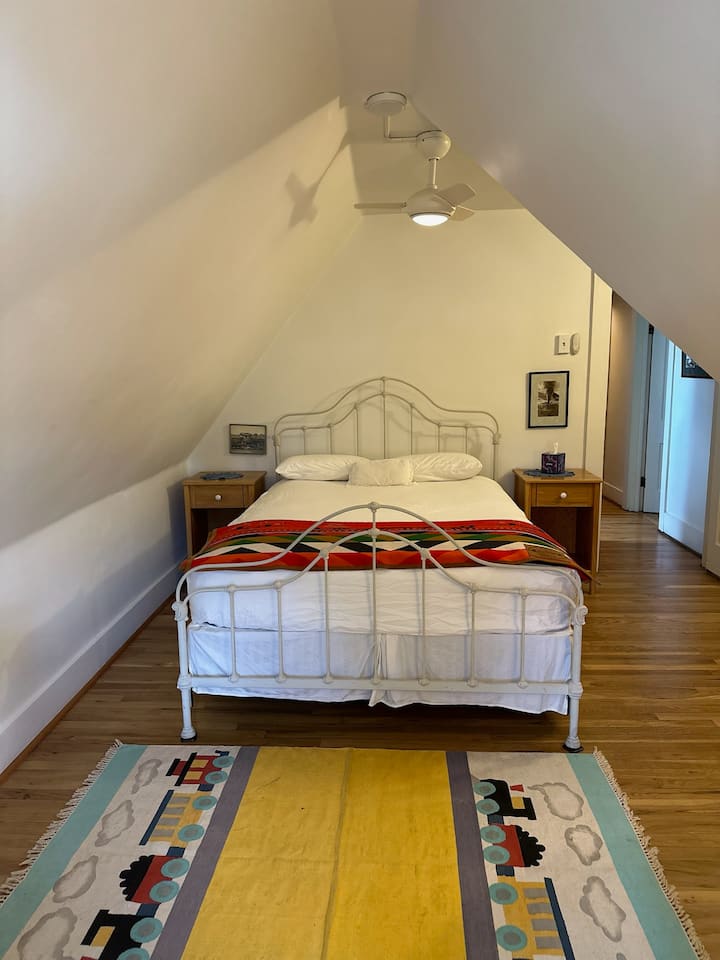 Gable House B&b - Oschner & Train Suite - Durango, CO