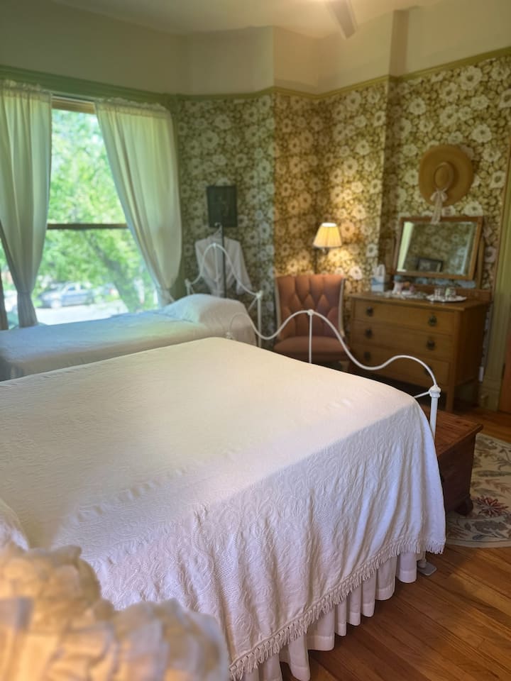 Gable House B&b - Heather & Marie Suite - Durango, CO