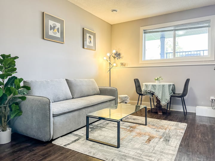 9-ft Basement Walkout Suite 1 Near Wem - Edmonton