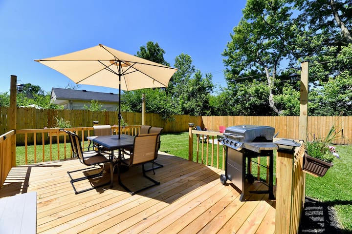 R & R - Racefan’s Retreat - Indianapolis, IN