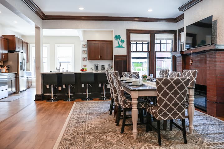 Lake Dr Mansion - Milwaukee