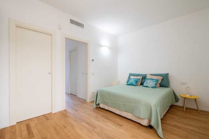 Maison Blaesia -  Beachfront Modern Sea Loft - Bari