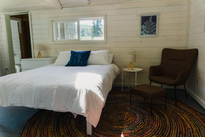 Redwood Cabin @ Quilcene Lantern - Washington