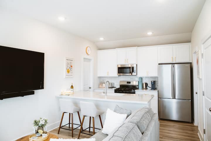 Charming, Modern, Well-lit Garage Apt In Se Austin - Austin