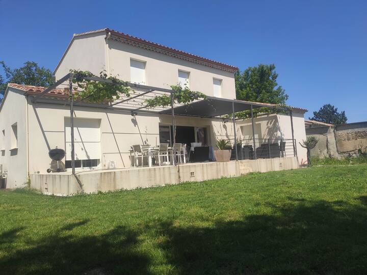 Calme Proche Village Et Forêt - Orange