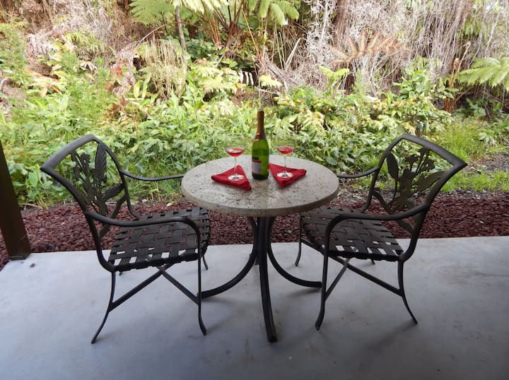 Lehua Suite Is A Couples' Retreat - Volcano, HI