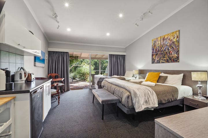 Deluxe Studio Suite W Spa - Pemberton