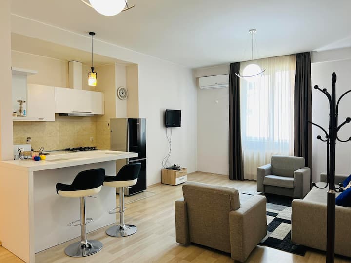 Cozy 2 Br Apartment, Near City Mall-saburtalo - Tbilisi