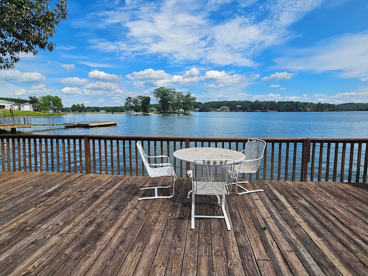 Lakefront Escape: Pool, Dock & Stunning Lake Views - Hot Springs, AR