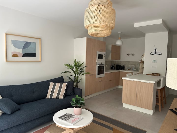 Appt Avec Terrasse + Parking - La Rochelle