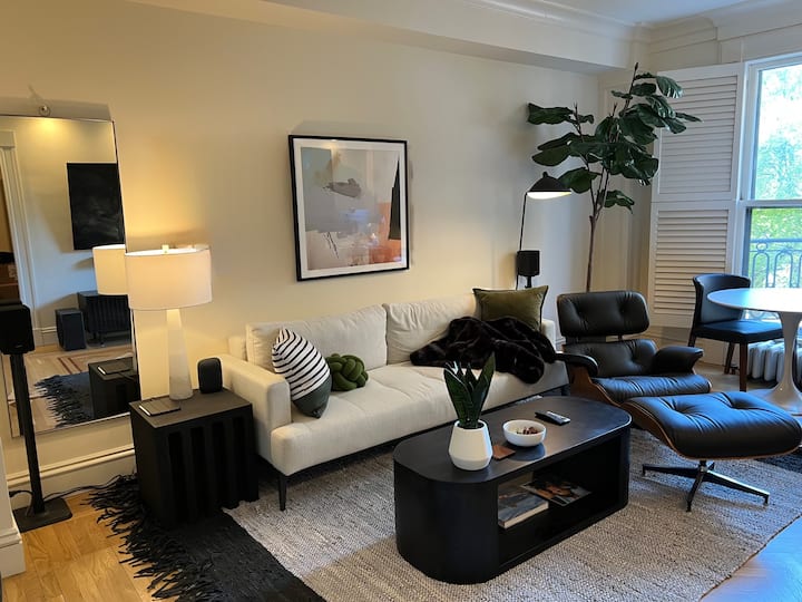 Elegant Beacon Hill Apt By Mbta - Boston, MA