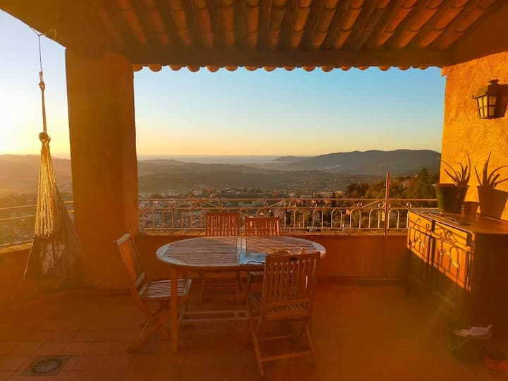 Vue Magique, Jolie Maison, Hauteurs De Grasse - Grasse