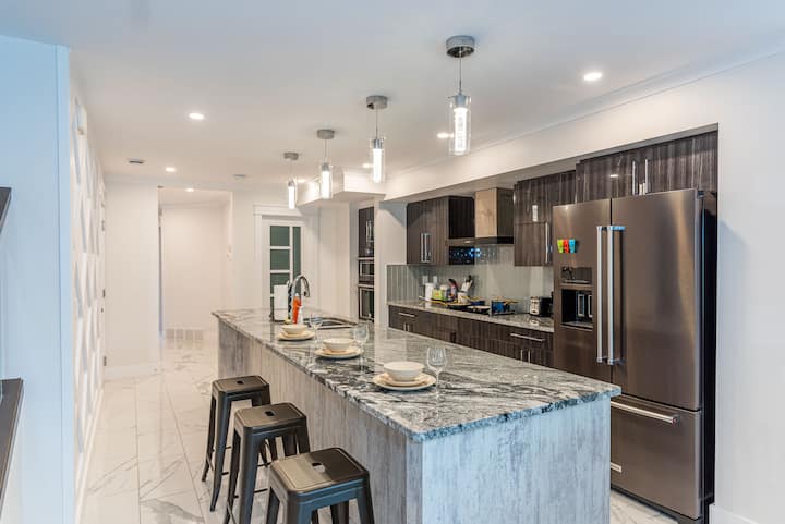 *Executive Boutique Bnb*central Edmonton/sleep10 - Edmonton