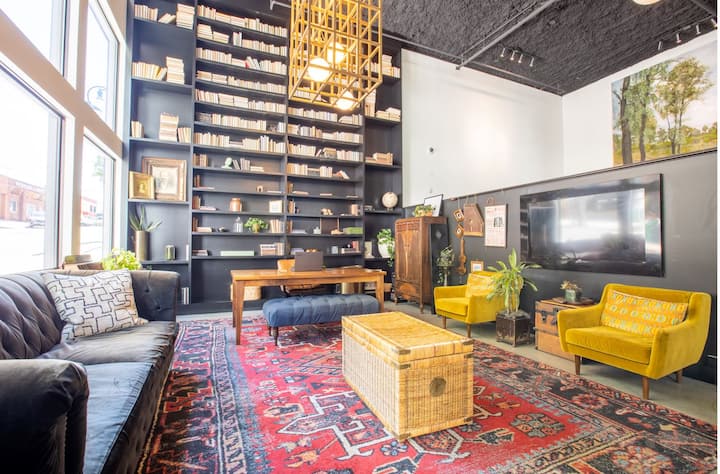 Urban 1br Retreat W/ Pool & Gym Access - FirstBank Stadium