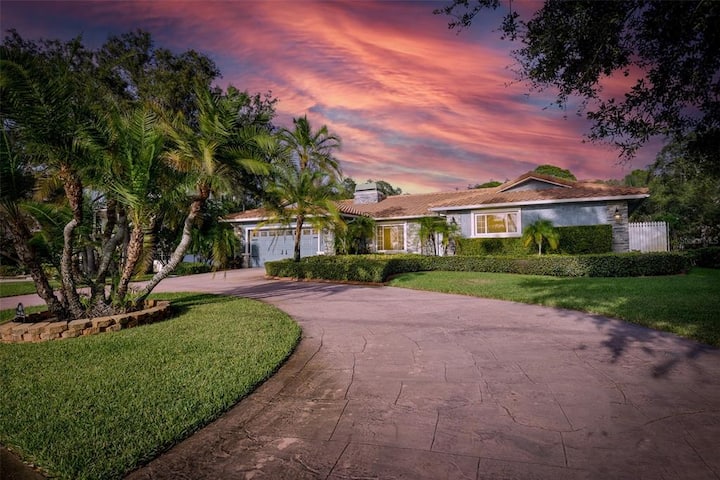 Stunning Luxury Oceanview Home - Tarpon Springs, FL