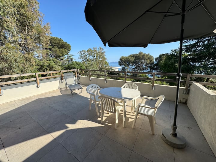 Studio Avec Terrasse Vue Mer - Le Lavandou