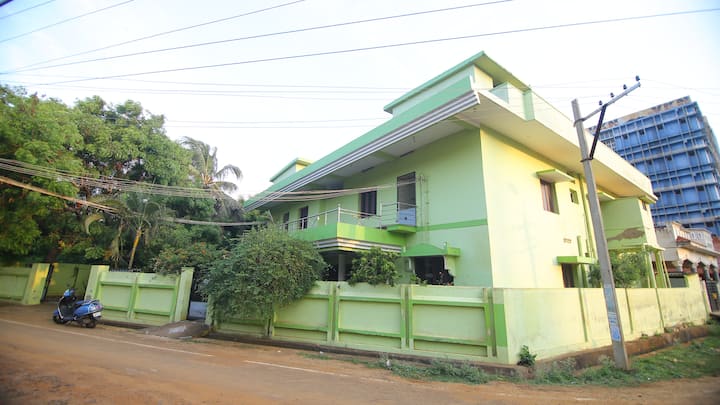 Paneer Bhavan, Courtallam - Courtallam
