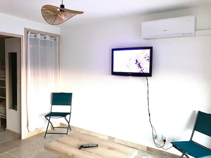 Studio Cosy

À 700m De La Plage - Le Lavandou