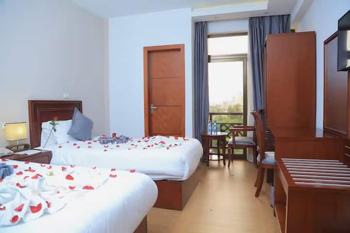 “Sunset Cove Inn” - Addis Ababa