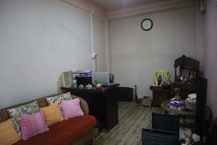 The Bicknell's Nest By Bhanu Raj - Kalimpong