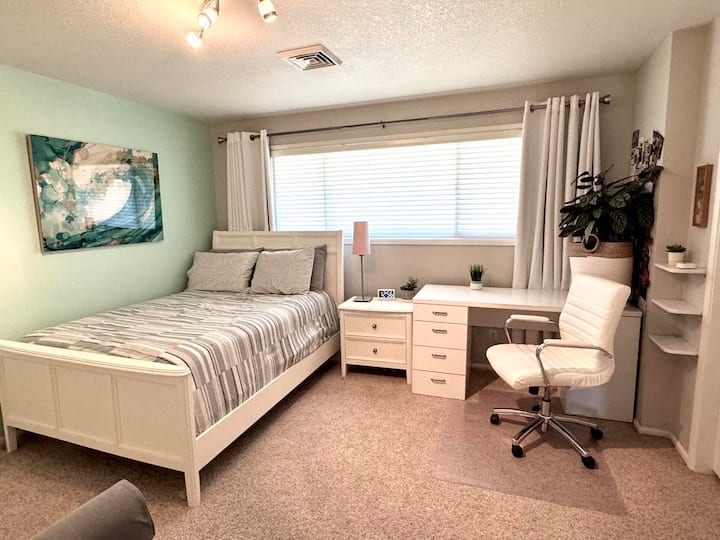 Olympic Trials! Bright Clean Room Snacks, Coffee - Eugene, OR