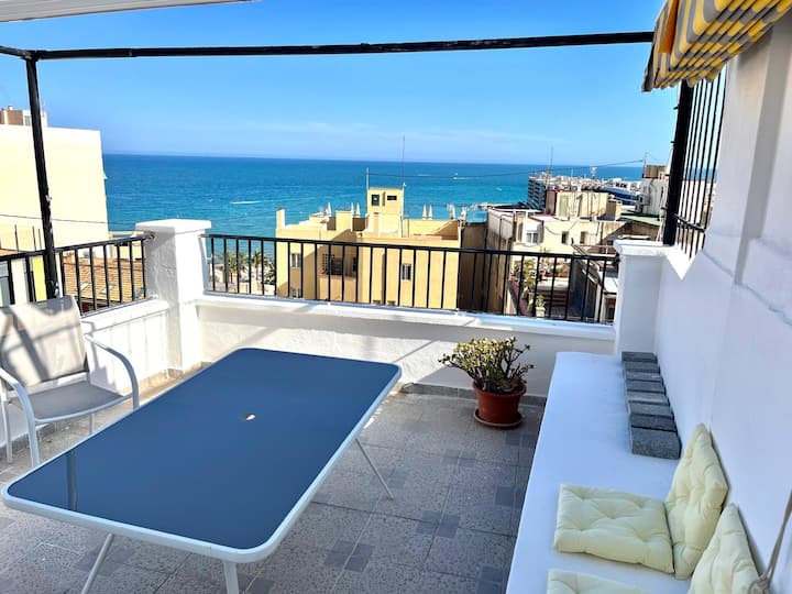 Encanto Histórico Con Terraza Y Vistas Al Mar - Alicante