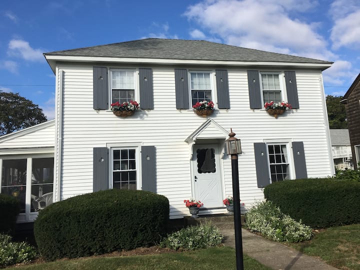 Fabulous Beach Home Community - Madison, CT