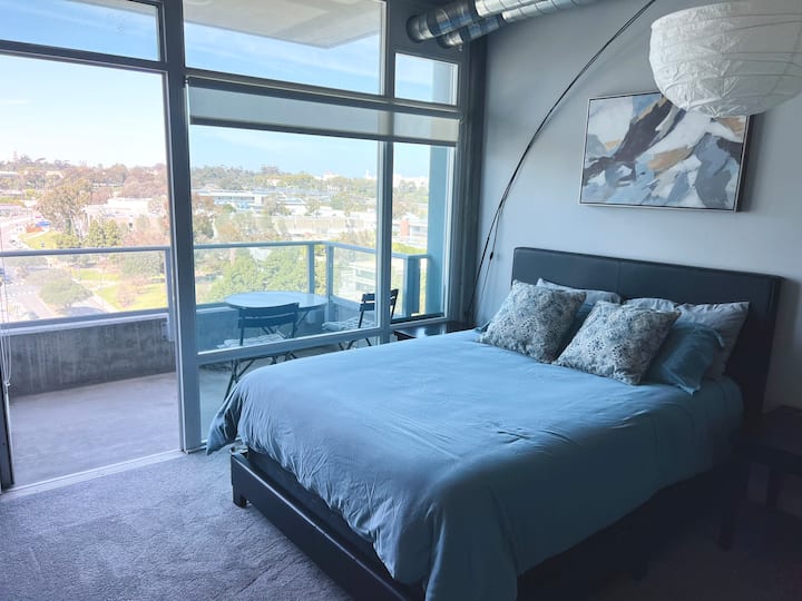 Cityscape Studio: Urban Elegance In Downtown Sd - San Diego, CA