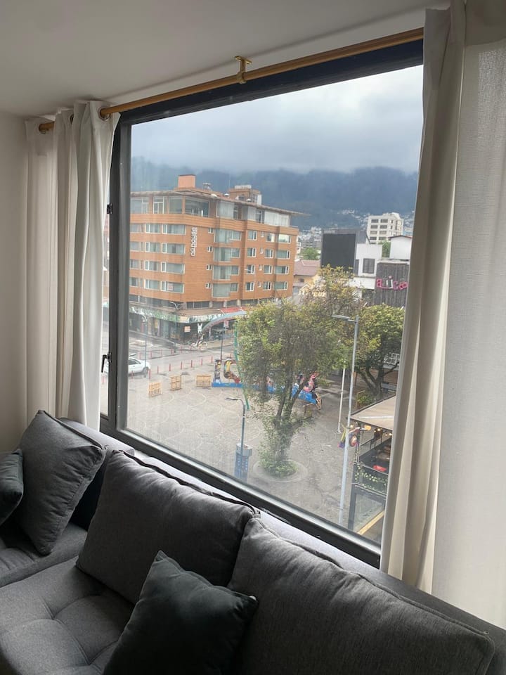 Depto. Completo En Plena Foch No Se Va La Luz - Quito