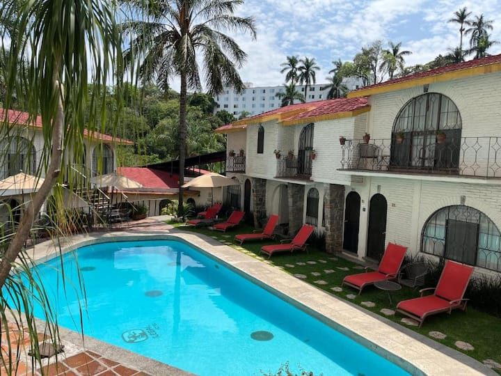 Habitación Con Vista Al Jardín Y Alberca En Cuerna - Cuernavaca