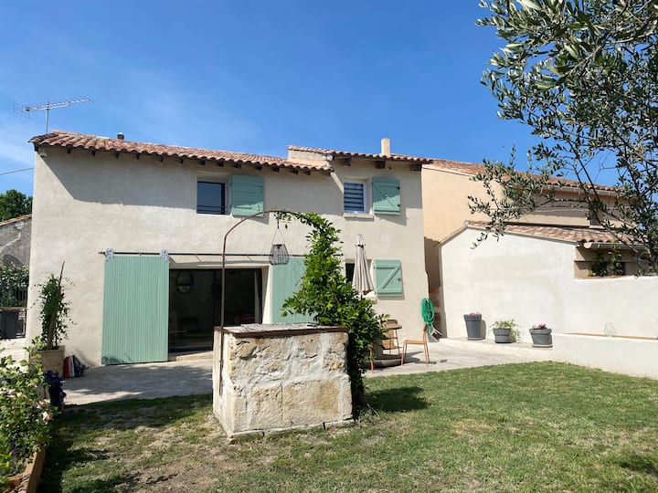 Le Mazet Du Village - Arles, France