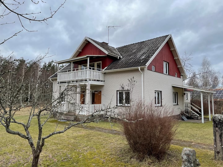 Rymligt Nära Badplats Och Alv! - Hultsfred