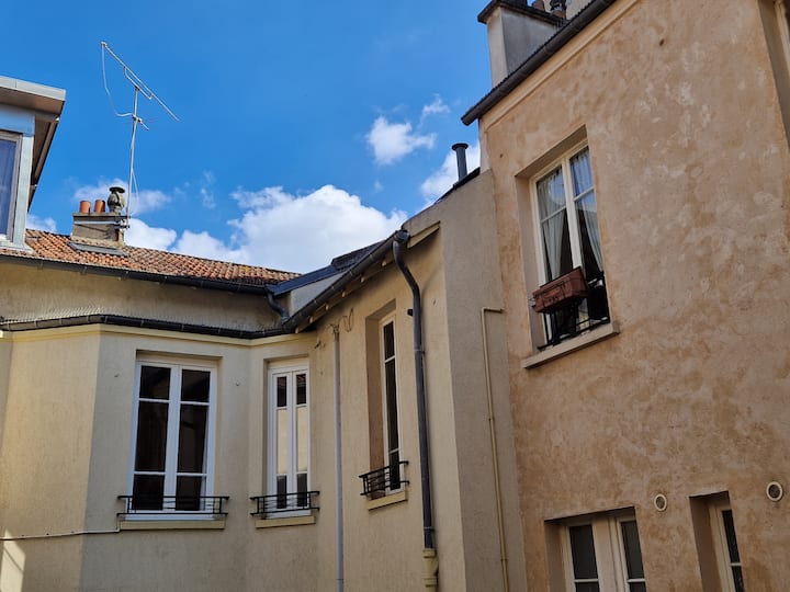 A 5 Minutes Du Château - Château de Versailles