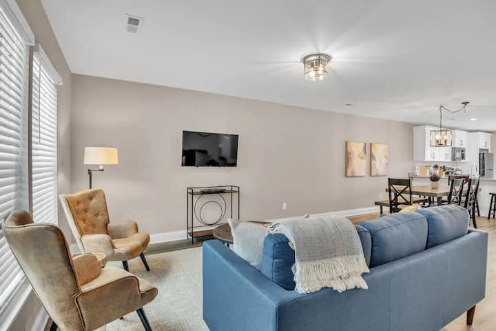 Sunny & Modern, Pet-friendly, Firepit+backyard - City Scape Winery, Pelzer