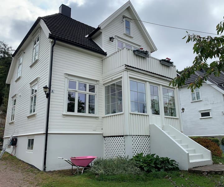 Villa Med Gangavstand Til Sentrum Og Basseng - Kristiansand